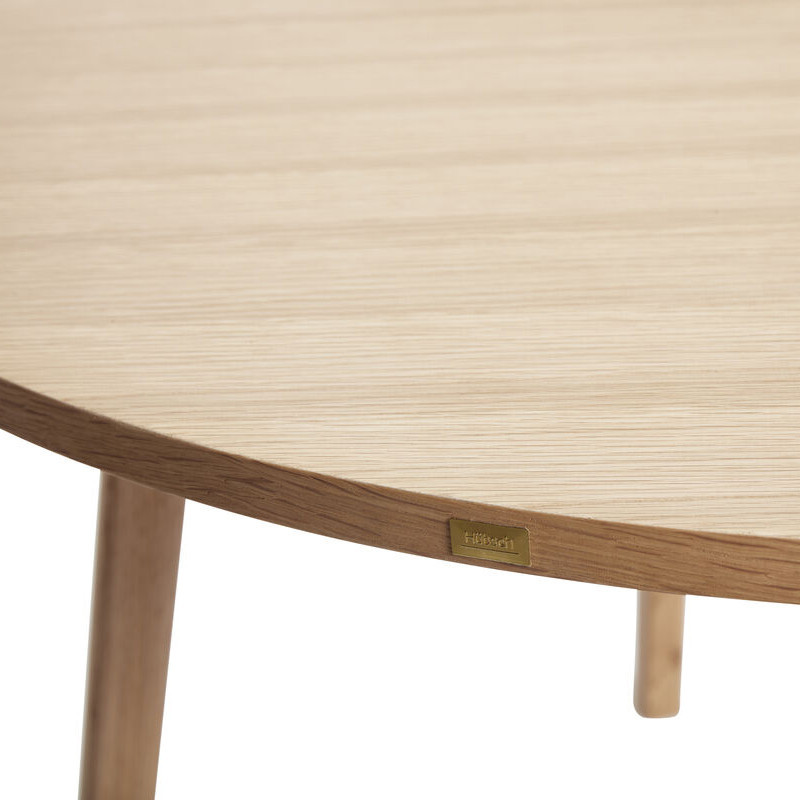 Table ronde en bois scandinave Hubsch sur CDC Design