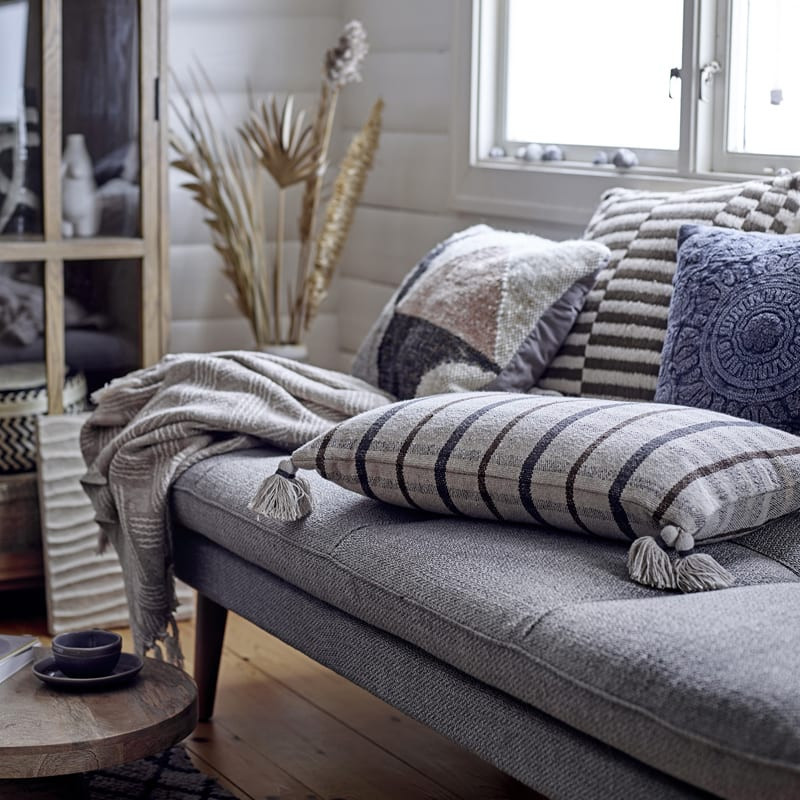 Coussin bloomingville beige ecossais sur Coup de Cœur Design